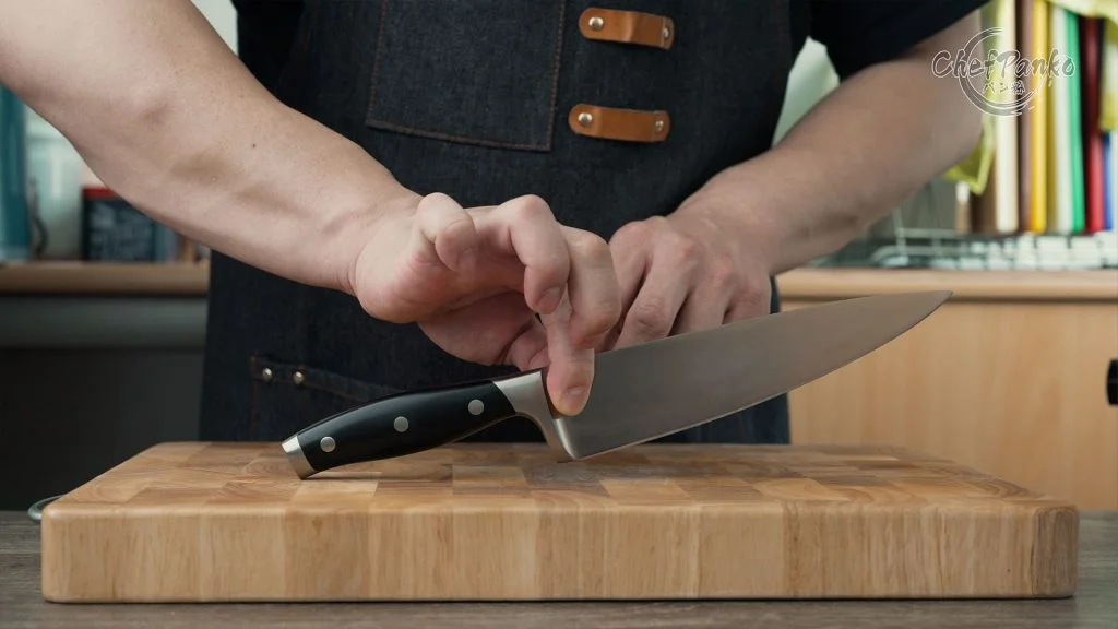 How to hold your Chef's Knife - Knife Gripping Styles - ChefPanko